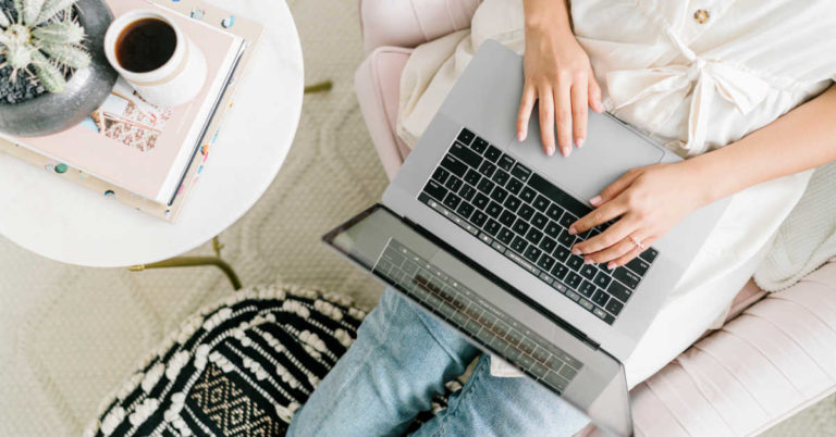 How to Become a Virtual Assistant (And Find Remote Work From Home!)